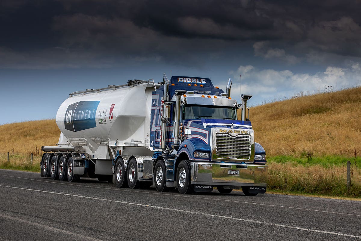 Mack 8x4 Super-Liner | 8x4 Truck | Mack Trucks NZ